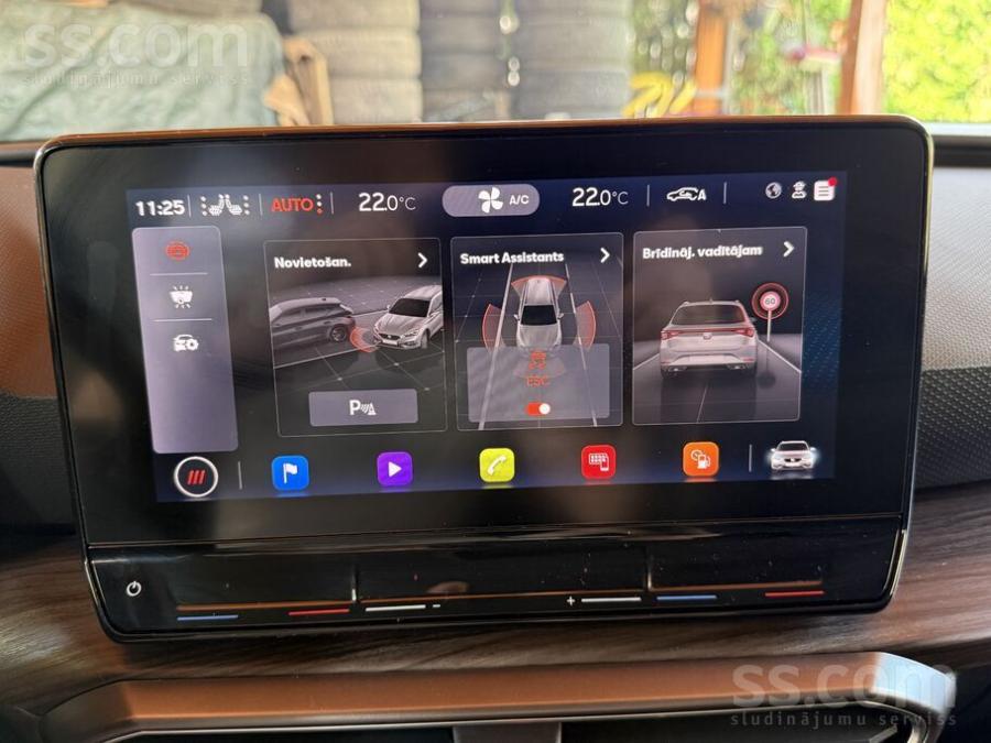Black SEAT Leon 2021 in Jelgava, with an engine capacity of 1.50 L and mileage of 164 thousand km for 14500 €, photo 16 on AUTOMOTO.COM.LV