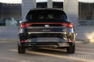 Black SEAT Leon 2021 in Jelgava, with an engine capacity of 2.00 L and mileage of 215 thousand km for 15900 €, photo 8 on AUTOMOTO.COM.LV