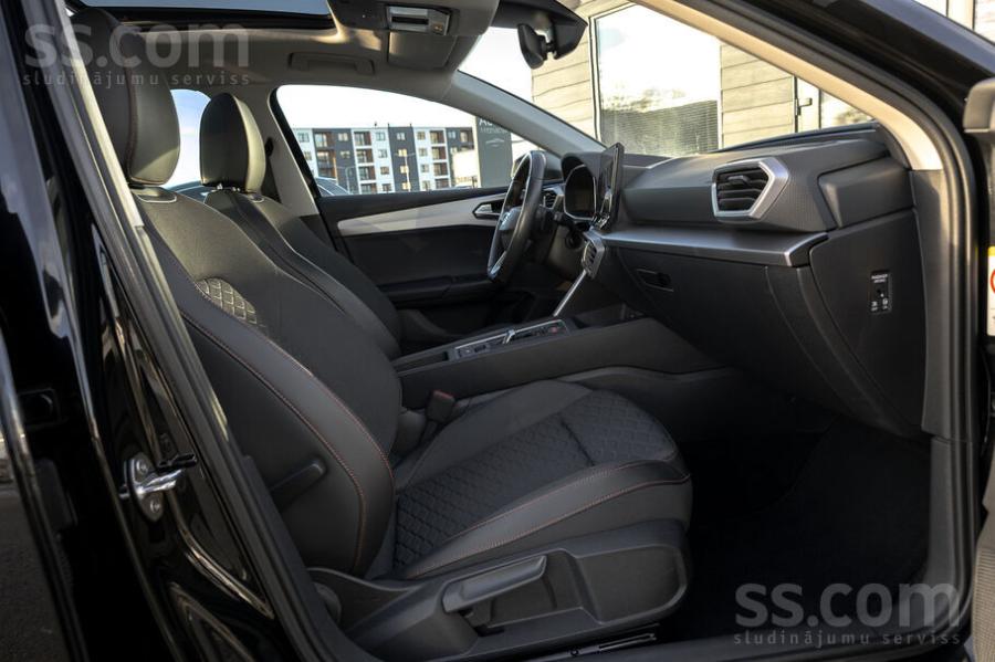 Black SEAT Leon 2021 in Jelgava, with an engine capacity of 2.00 L and mileage of 215 thousand km for 15900 €, photo 10 on AUTOMOTO.COM.LV