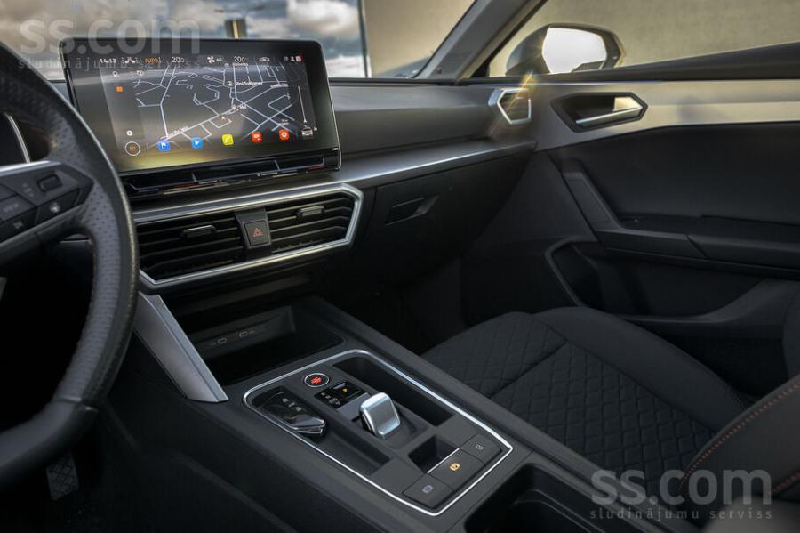 Black SEAT Leon 2021 in Jelgava, with an engine capacity of 2.00 L and mileage of 215 thousand km for 15900 €, photo 17 on AUTOMOTO.COM.LV