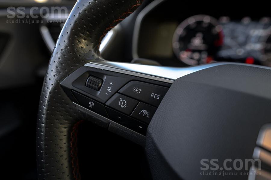 Black SEAT Leon 2021 in Jelgava, with an engine capacity of 2.00 L and mileage of 215 thousand km for 15900 €, photo 22 on AUTOMOTO.COM.LV