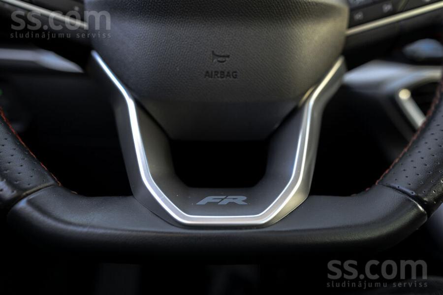 Black SEAT Leon 2021 in Jelgava, with an engine capacity of 2.00 L and mileage of 215 thousand km for 15900 €, photo 24 on AUTOMOTO.COM.LV