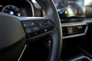 Black SEAT Leon 2021 in Riga, with an engine capacity of 2.00 L and mileage of 210 thousand km for 15950 €, photo 5 on AUTOMOTO.COM.LV