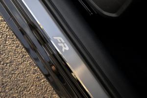 Black SEAT Leon 2021 in Riga, with an engine capacity of 2.00 L and mileage of 210 thousand km for 15950 €, photo 10 on AUTOMOTO.COM.LV