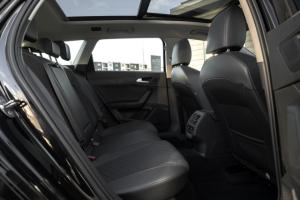 Black SEAT Leon 2021 in Riga, with an engine capacity of 2.00 L and mileage of 210 thousand km for 15950 €, photo 12 on AUTOMOTO.COM.LV