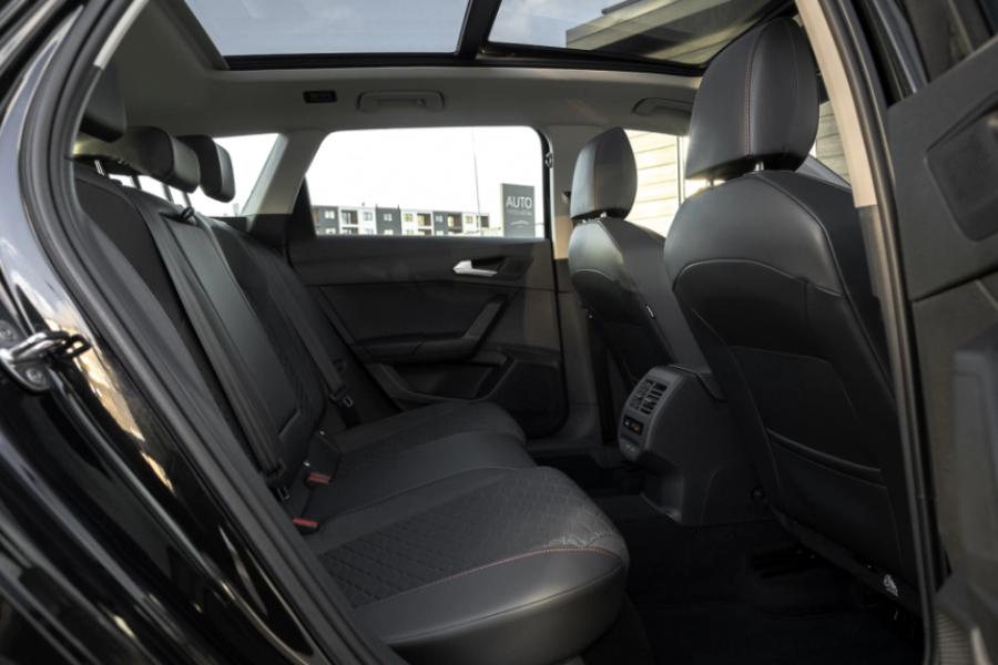Black SEAT Leon 2021 in Riga, with an engine capacity of 2.00 L and mileage of 210 thousand km for 15950 €, photo 12 on AUTOMOTO.COM.LV