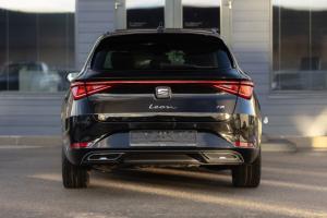 Black SEAT Leon 2021 in Riga, with an engine capacity of 2.00 L and mileage of 210 thousand km for 15950 €, photo 16 on AUTOMOTO.COM.LV