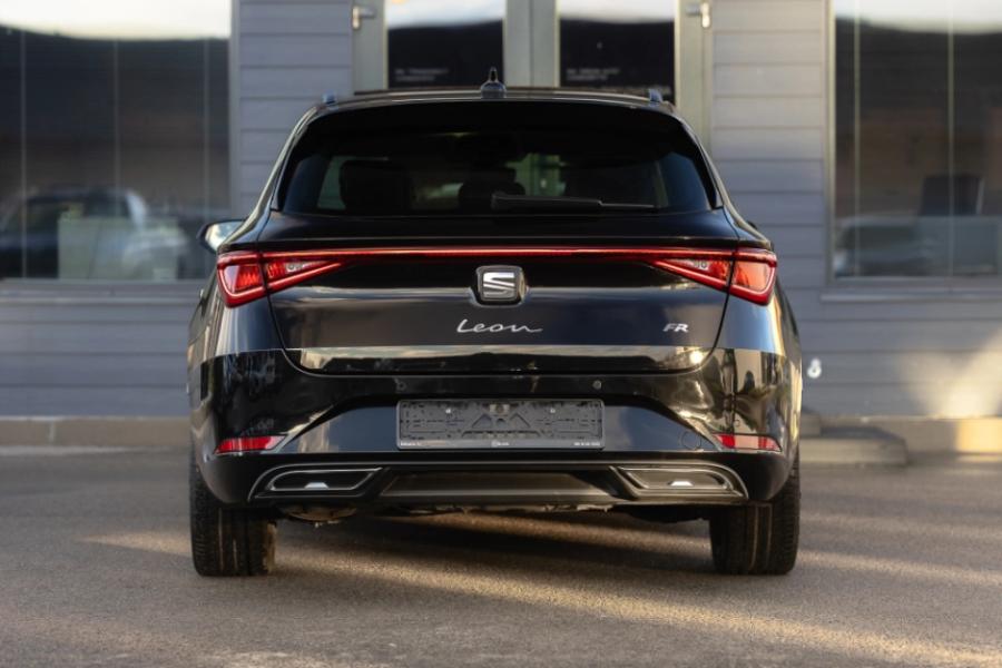 Black SEAT Leon 2021 in Riga, with an engine capacity of 2.00 L and mileage of 210 thousand km for 15950 €, photo 16 on AUTOMOTO.COM.LV