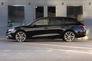 Black SEAT Leon 2021 in Riga, with an engine capacity of 2.00 L and mileage of 210 thousand km for 15950 €, photo 17 on AUTOMOTO.COM.LV