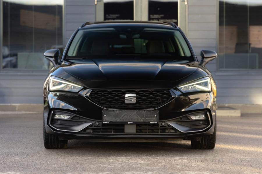 Black SEAT Leon 2021 in Riga, with an engine capacity of 2.00 L and mileage of 210 thousand km for 15950 €, photo 18 on AUTOMOTO.COM.LV