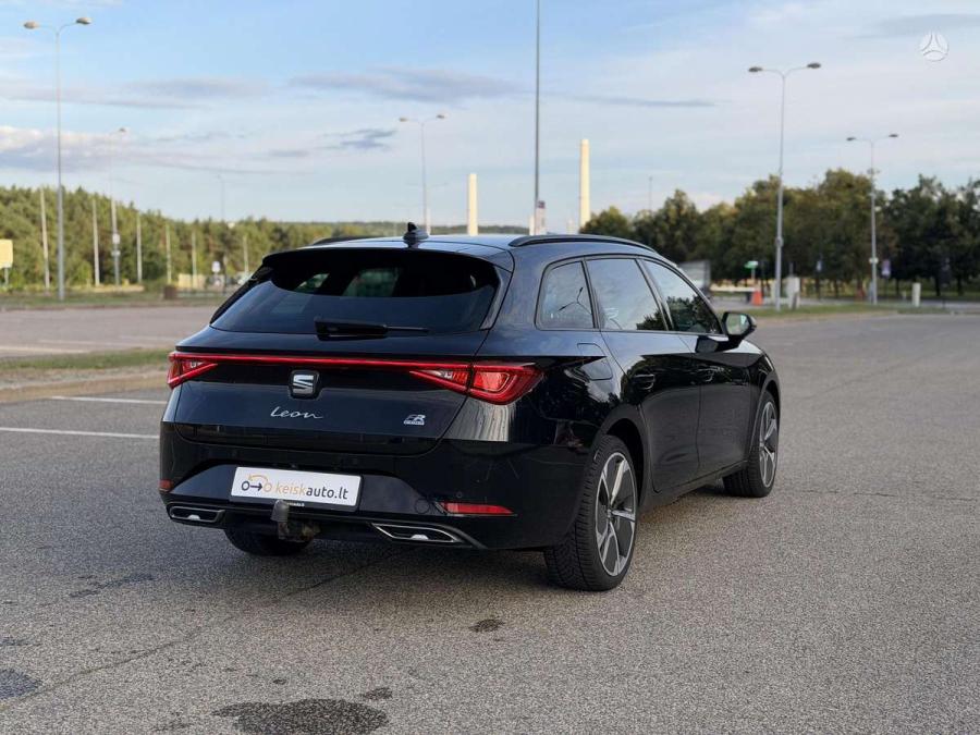 Black SEAT Leon 2021 in Vilnius, with an engine capacity of 1.40 L and mileage of 192 thousand km for 13949 €, photo 9 on AUTOMOTO.COM.LV