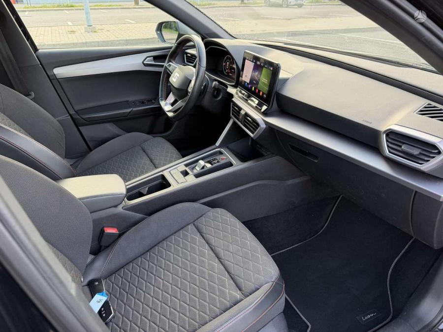 Black SEAT Leon 2021 in Vilnius, with an engine capacity of 1.40 L and mileage of 192 thousand km for 13949 €, photo 14 on AUTOMOTO.COM.LV