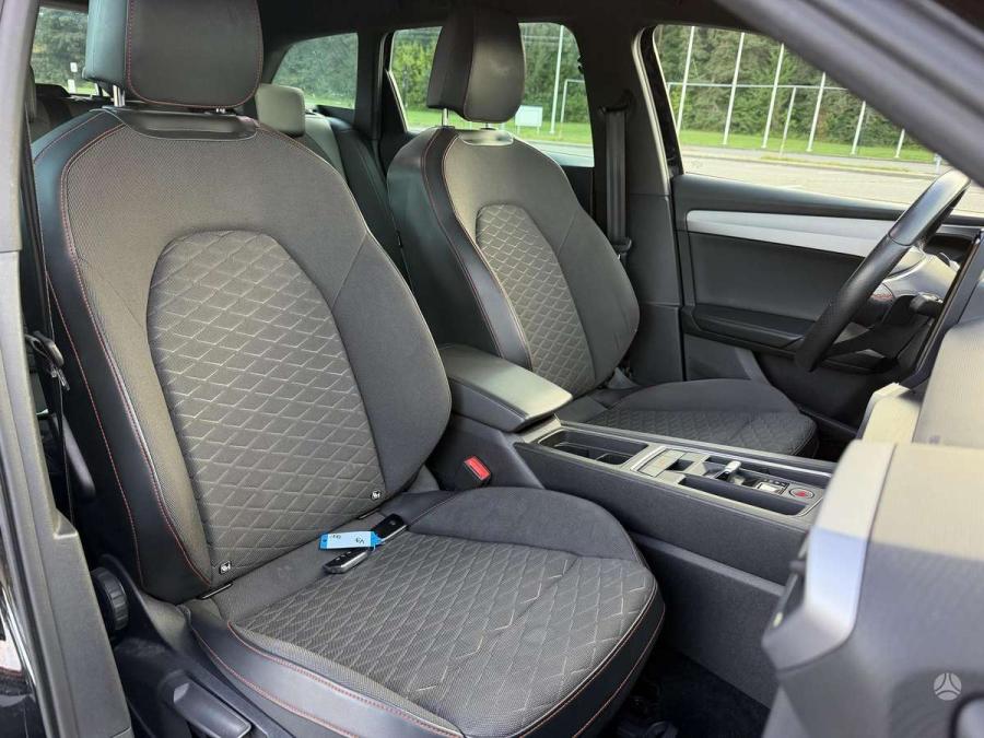 Black SEAT Leon 2021 in Vilnius, with an engine capacity of 1.40 L and mileage of 192 thousand km for 13949 €, photo 15 on AUTOMOTO.COM.LV