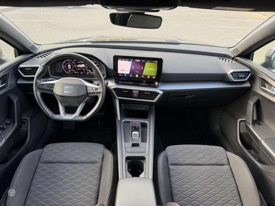 Black SEAT Leon 2021 in Vilnius, with an engine capacity of 1.40 L and mileage of 192 thousand km for 13949 €, photo 17 on AUTOMOTO.COM.LV