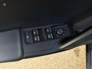 Black SEAT Leon 2021 in Vilnius, with an engine capacity of 1.40 L and mileage of 192 thousand km for 13949 €, photo 19 on AUTOMOTO.COM.LV