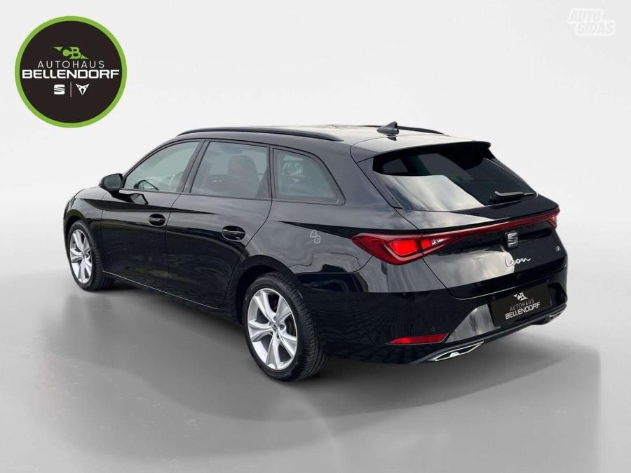 Black SEAT Leon 2022 in Kaunas, with an engine capacity of 2.00 L and mileage of 87 thousand km for 22578 €, photo 3 on AUTOMOTO.COM.LV