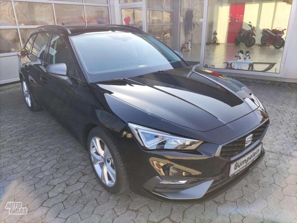 Black SEAT Leon 2022 in Kaunas, with an engine capacity of 1.50 L and mileage of 18 thousand km for 31648 €, photo 3 on AUTOMOTO.COM.LV