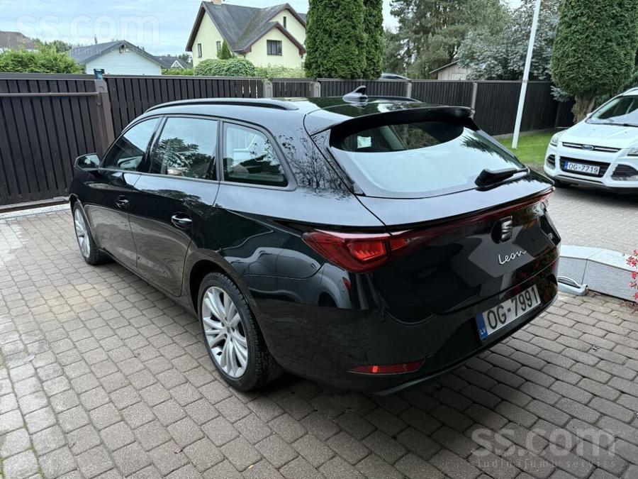 Black SEAT Leon 2022 in Ogre, with an engine capacity of 2.00 L and mileage of 276 thousand km for 12950 €, photo 9 on AUTOMOTO.COM.LV