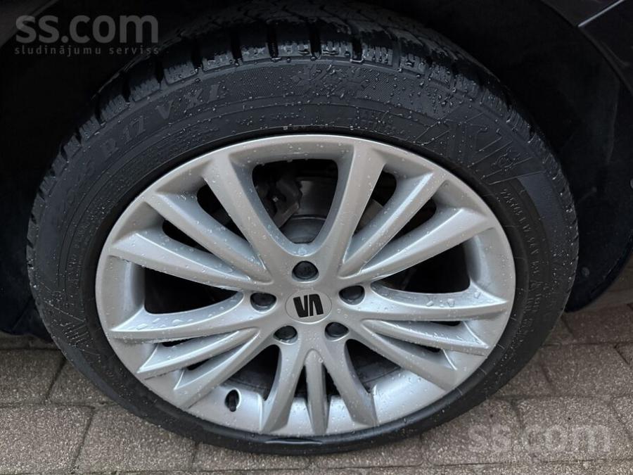 Black SEAT Leon 2022 in Ogre, with an engine capacity of 2.00 L and mileage of 276 thousand km for 12950 €, photo 12 on AUTOMOTO.COM.LV