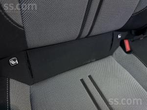 Black SEAT Leon 2022 in Ogre, with an engine capacity of 2.00 L and mileage of 276 thousand km for 12950 €, photo 16 on AUTOMOTO.COM.LV