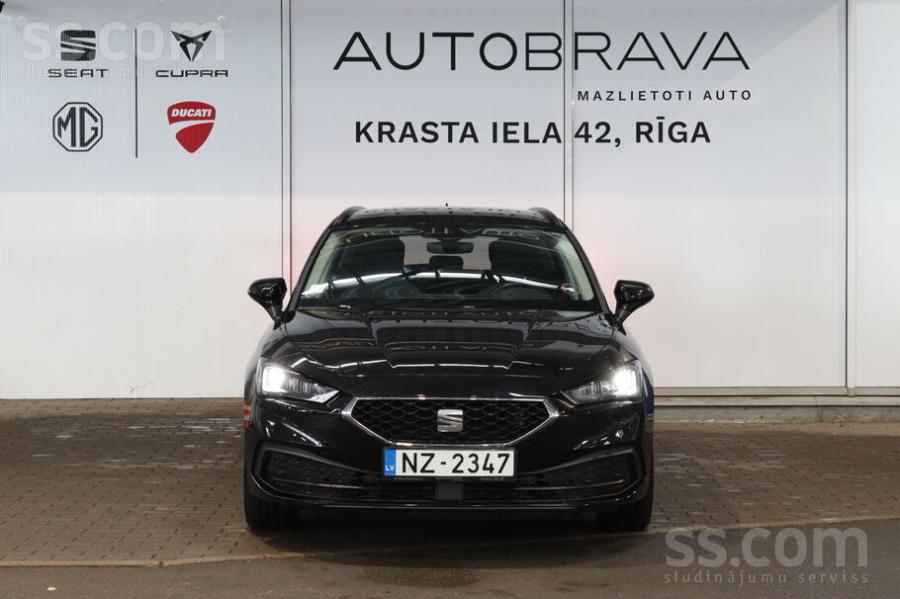 Black SEAT Leon 2024 in Riga, with an engine capacity of 1.50 L and mileage of 45 thousand km for 22790 €, photo 3 on AUTOMOTO.COM.LV