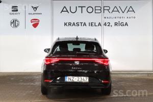 Black SEAT Leon 2024 in Riga, with an engine capacity of 1.50 L and mileage of 45 thousand km for 22790 €, photo 8 on AUTOMOTO.COM.LV