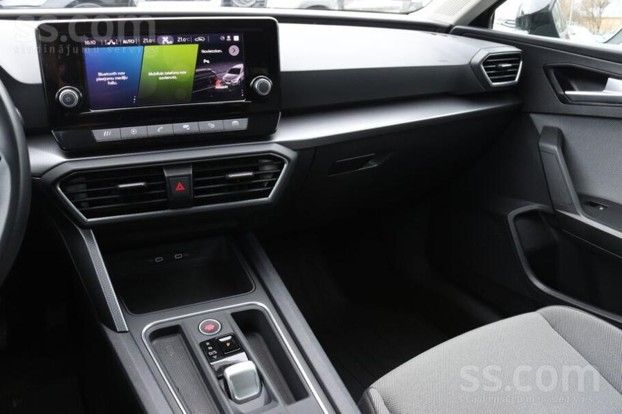 Black SEAT Leon 2024 in Riga, with an engine capacity of 1.50 L and mileage of 45 thousand km for 22790 €, photo 13 on AUTOMOTO.COM.LV