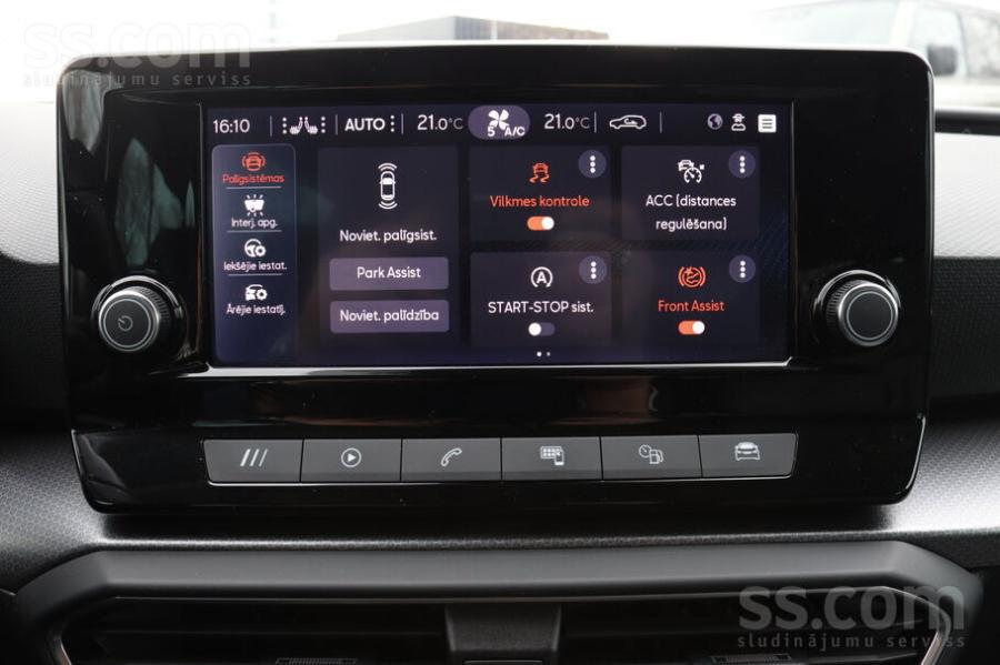Black SEAT Leon 2024 in Riga, with an engine capacity of 1.50 L and mileage of 45 thousand km for 22790 €, photo 16 on AUTOMOTO.COM.LV