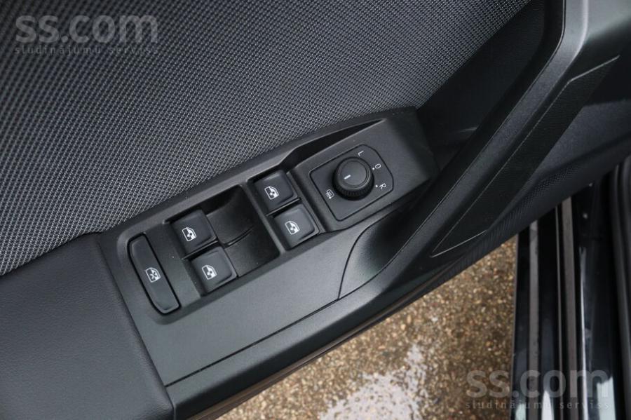 Black SEAT Leon 2024 in Riga, with an engine capacity of 1.50 L and mileage of 45 thousand km for 22790 €, photo 20 on AUTOMOTO.COM.LV