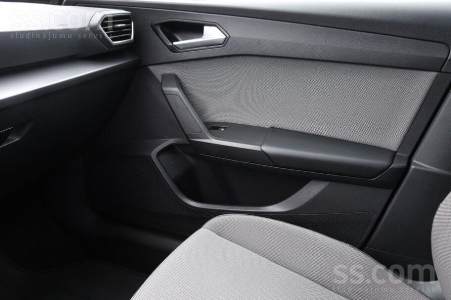 Black SEAT Leon 2024 in Riga, with an engine capacity of 1.50 L and mileage of 45 thousand km for 22790 €, photo 22 on AUTOMOTO.COM.LV