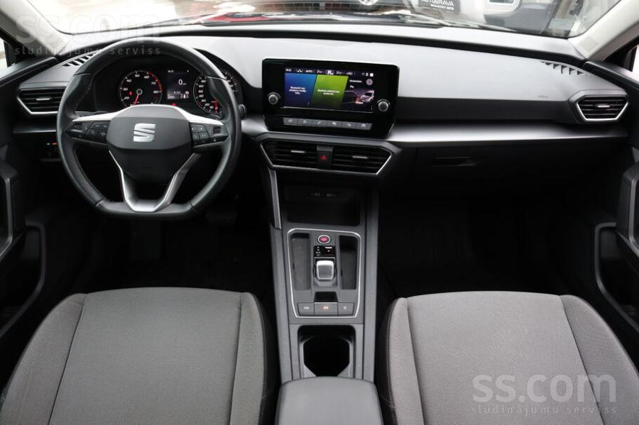 Black SEAT Leon 2024 in Riga, with an engine capacity of 1.50 L and mileage of 45 thousand km for 22790 €, photo 25 on AUTOMOTO.COM.LV