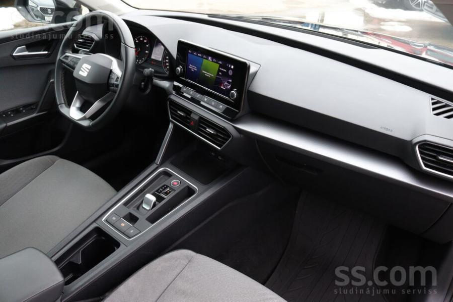 Black SEAT Leon 2024 in Riga, with an engine capacity of 1.50 L and mileage of 45 thousand km for 22790 €, photo 27 on AUTOMOTO.COM.LV
