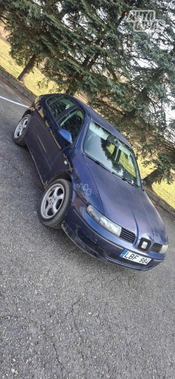 Blue SEAT Leon 2000 in Prienai, with an engine capacity of 1.90 L and mileage of 380 thousand km for 850 €, photo 1 on AUTOMOTO.COM.LV