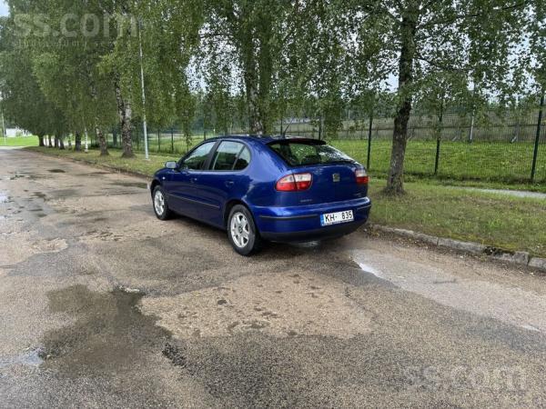 Zils SEAT Leon 2001 Ogre, ar dzinēja tilpumu 1.90 L un nobraukumu 305 tūkst. km par 1000 €, foto 2 vietnē AUTOMOTO.COM.LV