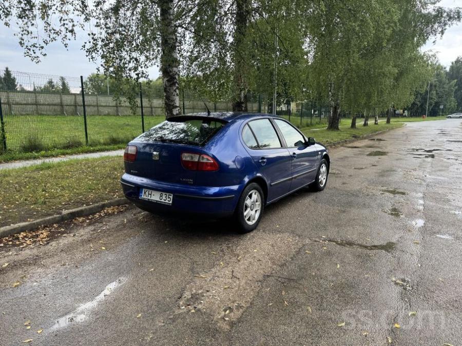 Blue SEAT Leon 2001 in Ogre, with an engine capacity of 1.90 L and mileage of 305 thousand km for 1000 €, photo 6 on AUTOMOTO.COM.LV