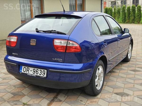 Сеат Леон 2001 в Талси на AUTOMOTO.COM.LV Синий Сеат Леон 2001 в Талси, объемом двигателя 1.90 л и пробегом 386 тыс. км за 2950 €, фото 5 на AUTOMOTO.COM.LV