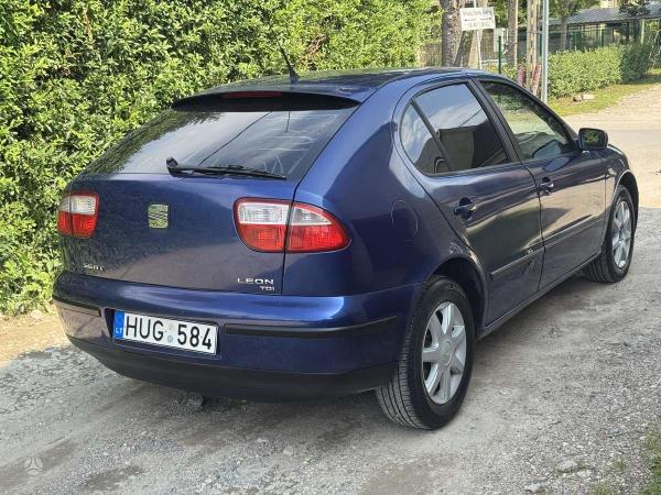 SEAT Leon 2003 Viļņa vietnē Zils SEAT Leon 2003 Viļņa, ar dzinēja tilpumu 1.90 L un nobraukumu 289 tūkst. km par 1250 €, foto 5 vietnē AUTOMOTO.COM.LV