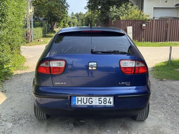 SEAT Leon 2003 Viļņa vietnē Zils SEAT Leon 2003 Viļņa, ar dzinēja tilpumu 1.90 L un nobraukumu 289 tūkst. km par 1250 €, foto 6 vietnē AUTOMOTO.COM.LV