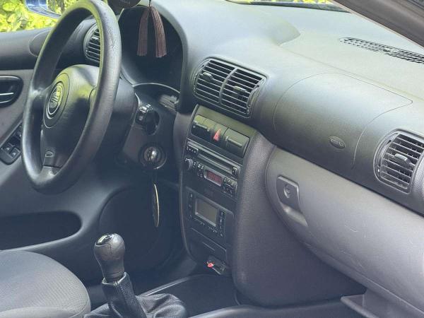 SEAT Leon 2003 Viļņa vietnē Zils SEAT Leon 2003 Viļņa, ar dzinēja tilpumu 1.90 L un nobraukumu 289 tūkst. km par 1250 €, foto 9 vietnē AUTOMOTO.COM.LV