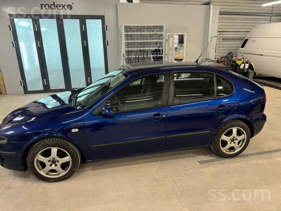 Blue SEAT Leon 2004 in Riga, with an engine capacity of 1.60 L and mileage of 229 thousand km for 1800 €, photo 1 on AUTOMOTO.COM.LV
