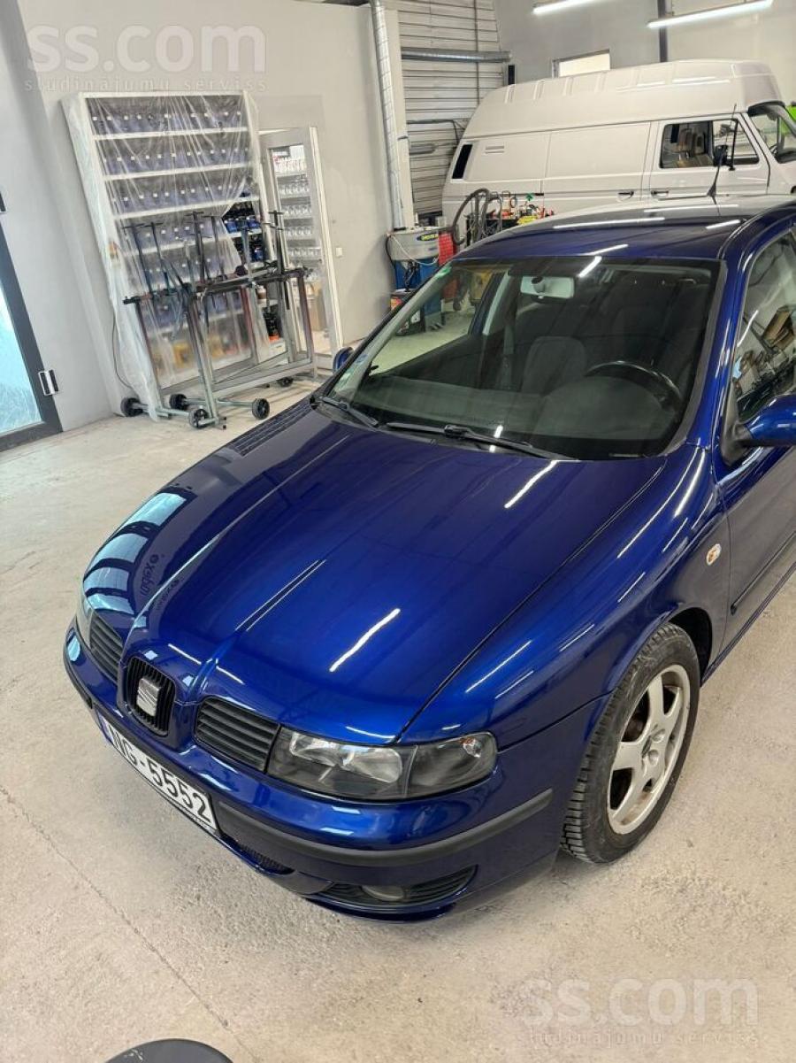 Blue SEAT Leon 2004 in Riga, with an engine capacity of 1.60 L and mileage of 229 thousand km for 1800 €, photo 2 on AUTOMOTO.COM.LV