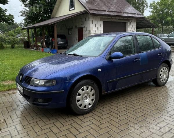 Blue SEAT Leon 2004 in Kraslava, with an engine capacity of 1.60 L and mileage of 210 thousand km for 500 €, photo 1 on AUTOMOTO.COM.LV