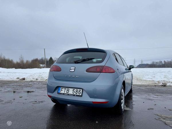 Zils SEAT Leon 2005 Panevēža, ar dzinēja tilpumu 1.90 L un nobraukumu 253 tūkst. km par 1699 €, foto 5 vietnē AUTOMOTO.COM.LV