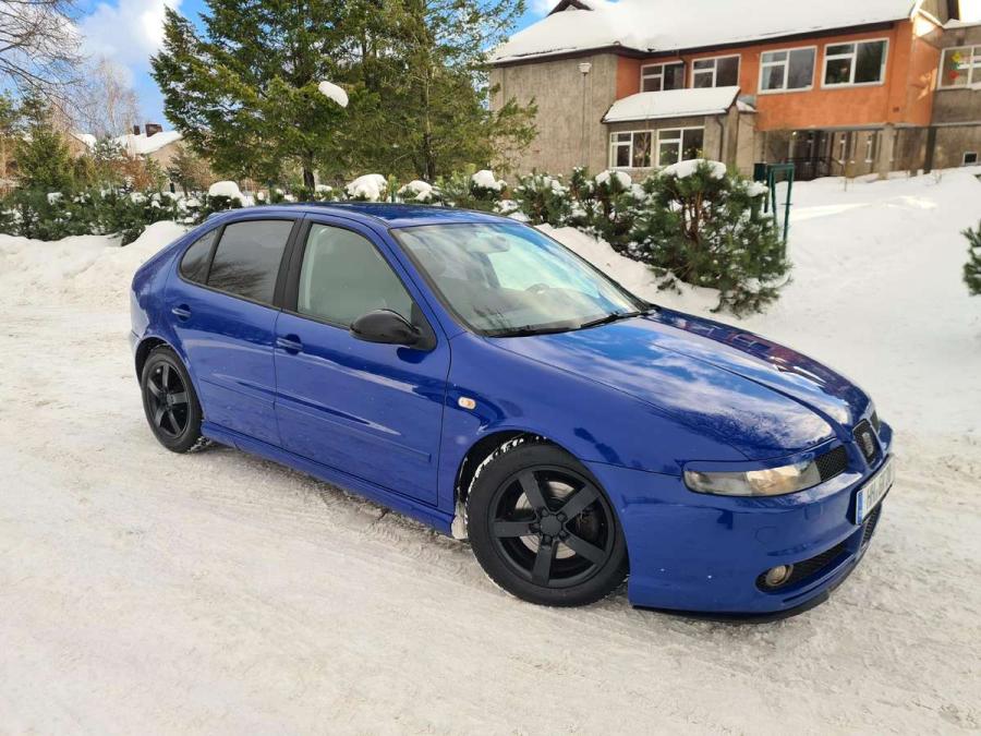 Blue SEAT Leon 2005 in Klaipeda, with an engine capacity of 1.90 L and mileage of 303 thousand km for 2799 €, photo 5 on AUTOMOTO.COM.LV