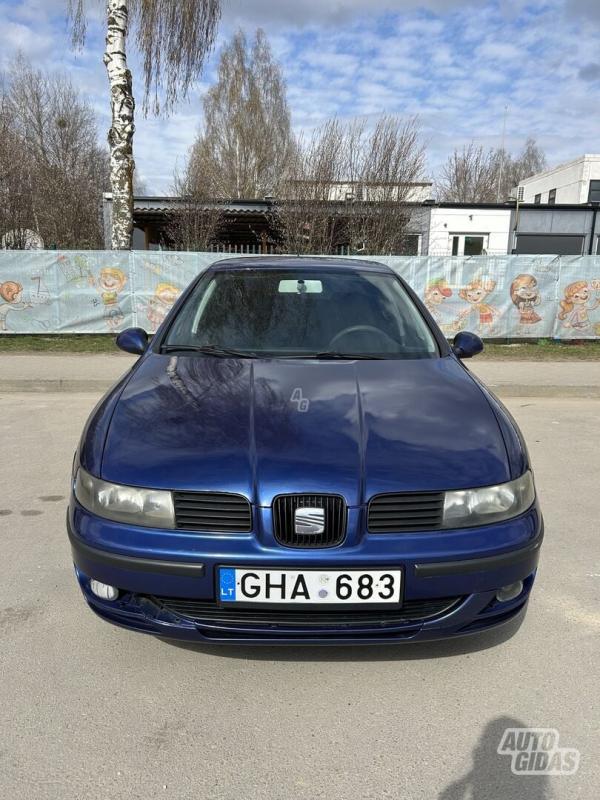 Blue SEAT Leon 2006 in Kaunas, with an engine capacity of 1.60 L and mileage of 230 thousand km for 1300 €, photo 2 on AUTOMOTO.COM.LV