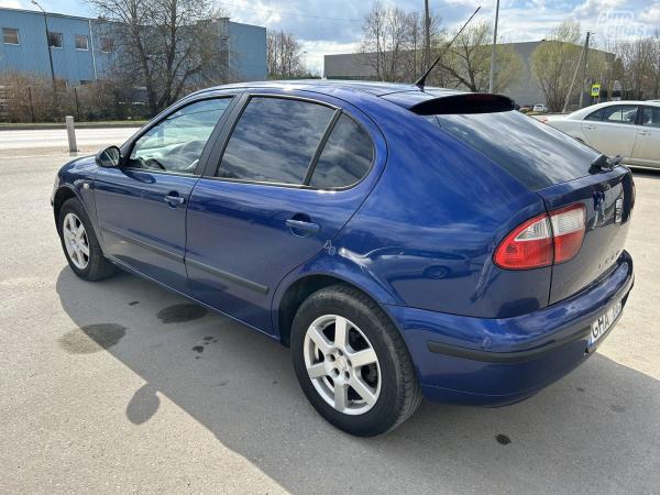 Blue SEAT Leon 2006 in Kaunas, with an engine capacity of 1.60 L and mileage of 230 thousand km for 1300 €, photo 5 on AUTOMOTO.COM.LV