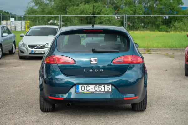 Blue SEAT Leon 2006 in Liepaja, with an engine capacity of 1.90 L and mileage of 368 thousand km for 2800 €, photo 3 on AUTOMOTO.COM.LV