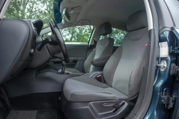 Blue SEAT Leon 2006 in Liepaja, with an engine capacity of 1.90 L and mileage of 368 thousand km for 2800 €, photo 9 on AUTOMOTO.COM.LV