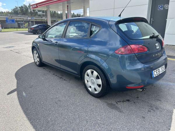 SEAT Leon 2006 Viļņa vietnē Zils SEAT Leon 2006 Viļņa, ar dzinēja tilpumu 1.90 L un nobraukumu 224 tūkst. km par 999 €, foto 6 vietnē AUTOMOTO.COM.LV