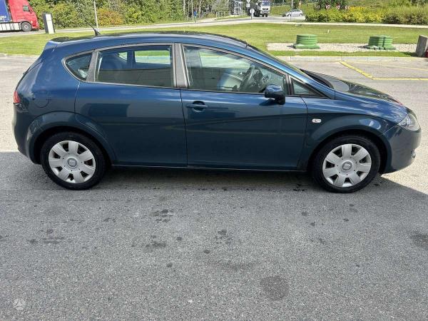 SEAT Leon 2006 Viļņa vietnē Zils SEAT Leon 2006 Viļņa, ar dzinēja tilpumu 1.90 L un nobraukumu 224 tūkst. km par 999 €, foto 9 vietnē AUTOMOTO.COM.LV